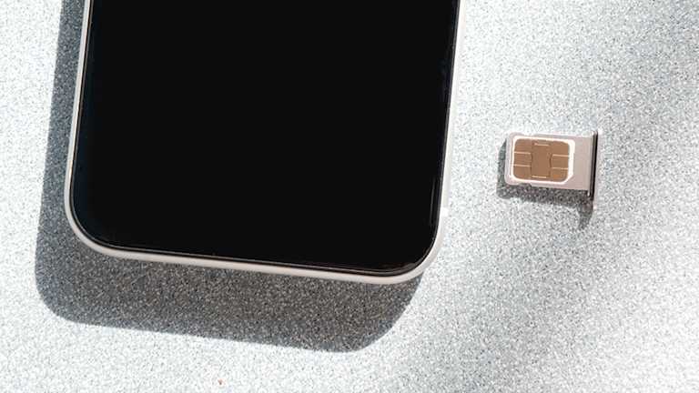 How to remove the SIM card on your iPhone | Asurion