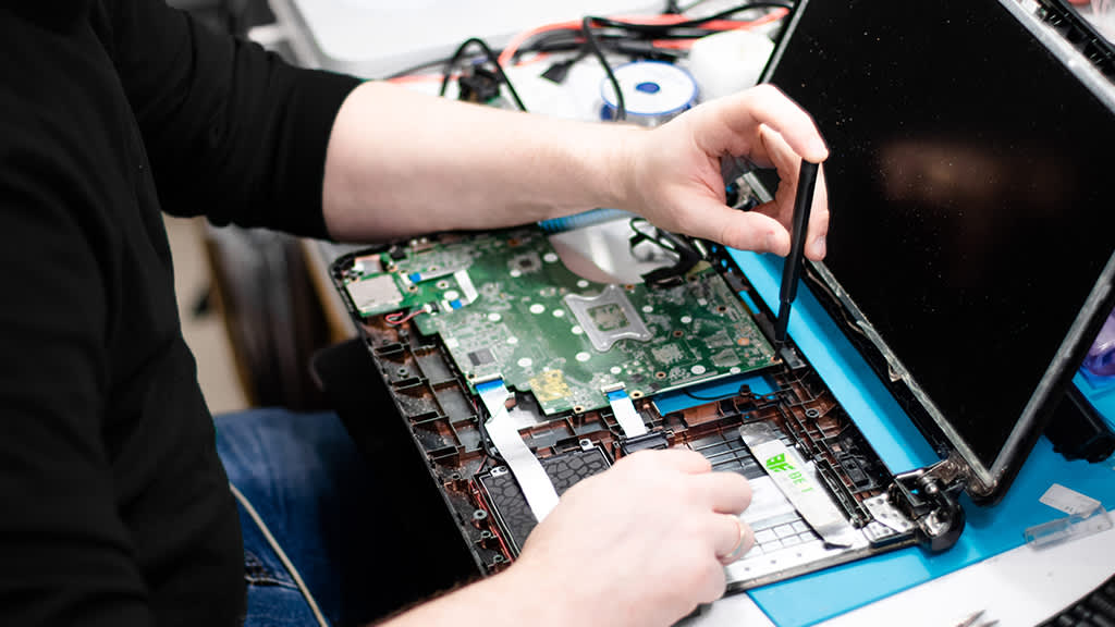 Repair or replace your laptop: 5 things to consider | Asurion