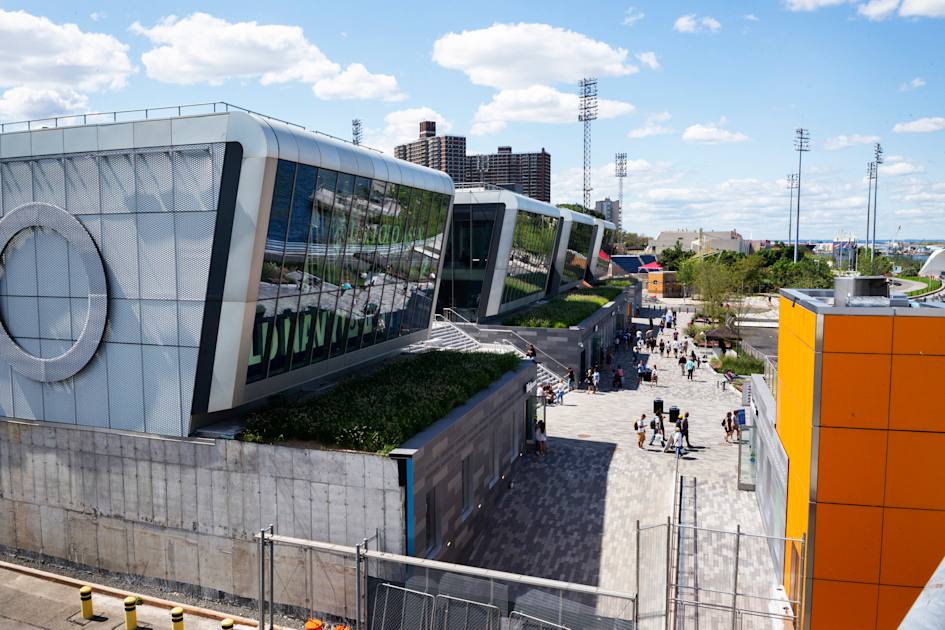 St. George Photo Gallery | NYC Tourism Photo Galleries