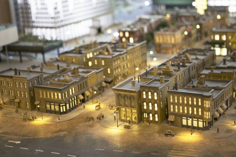 Video Tour of Gulliver's Gate