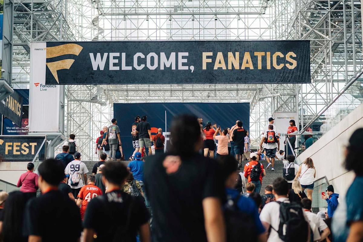 Go to Fanatics Fest NYC 2025 | Sports Celebrities & Collectibles, Manhattan