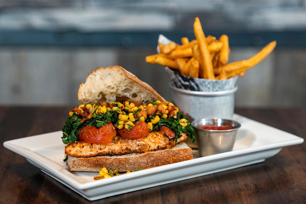 Stout NYC Bryant Park | Garment District restaurant | NYC Tourism