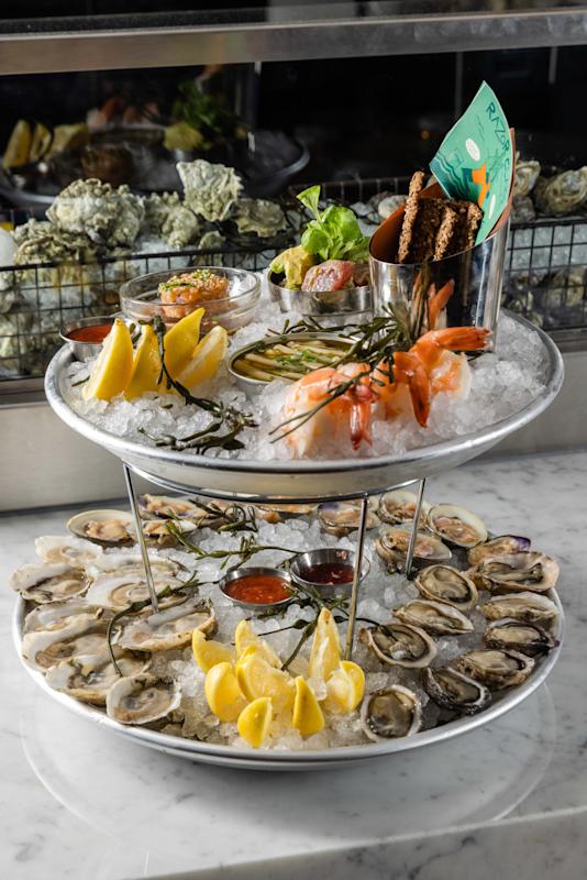 Mermaid Oyster Bar - Times Square | Times Square restaurant | NYC Tourism