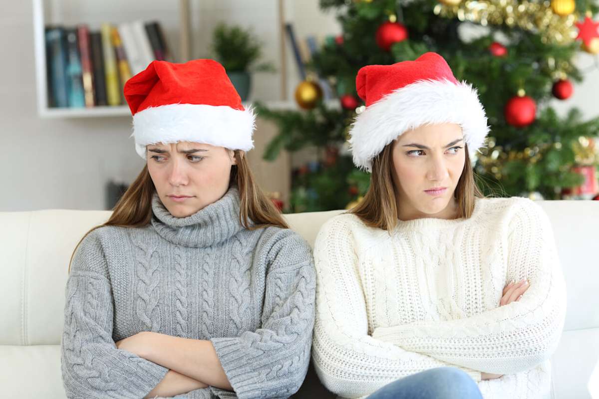 Holiday Survival 101: 9 Ways to Cope With Difficult Family Members ...