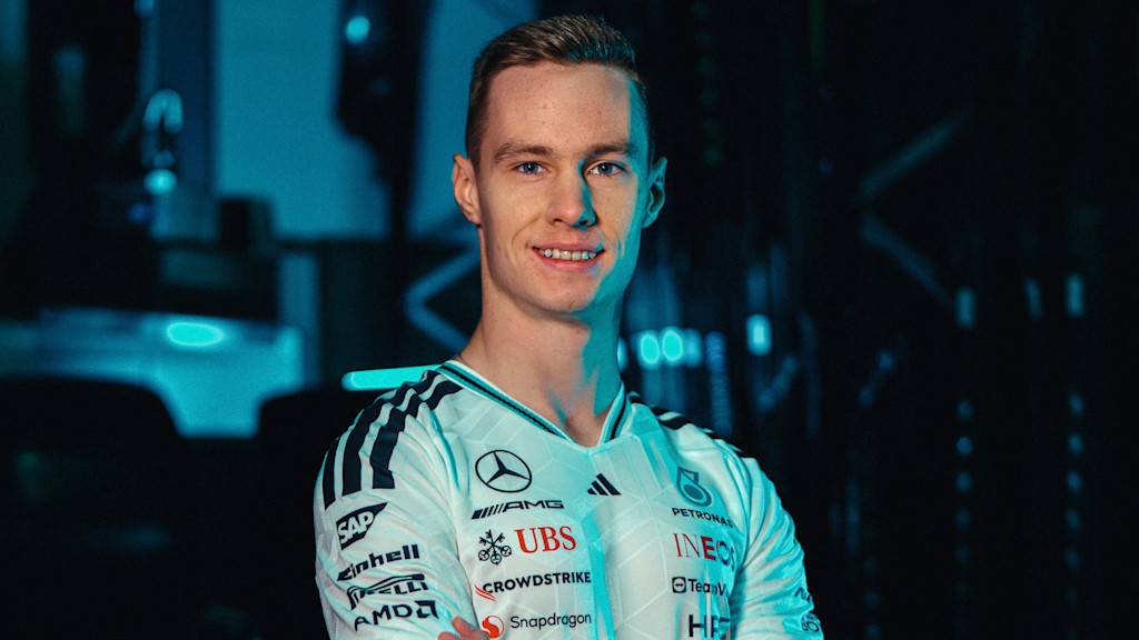 Joshua Dürksen - Mercedes-AMG F1 Development Driver - Mercedes-AMG ...