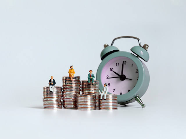 A Complete Guide to Expense and Time Tracking Features