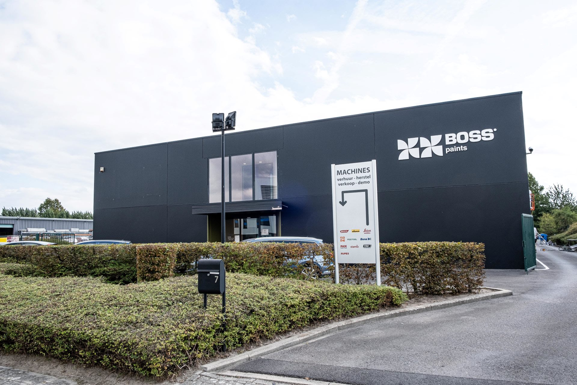 BOSS paints Antwerpen - bosspaints.be