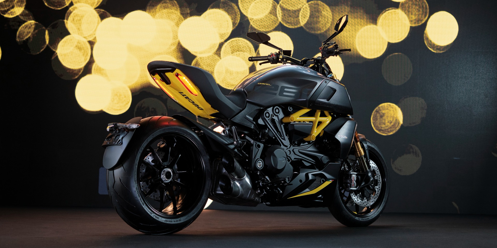 Ducati Diavel “Black and Steel” no Brasil