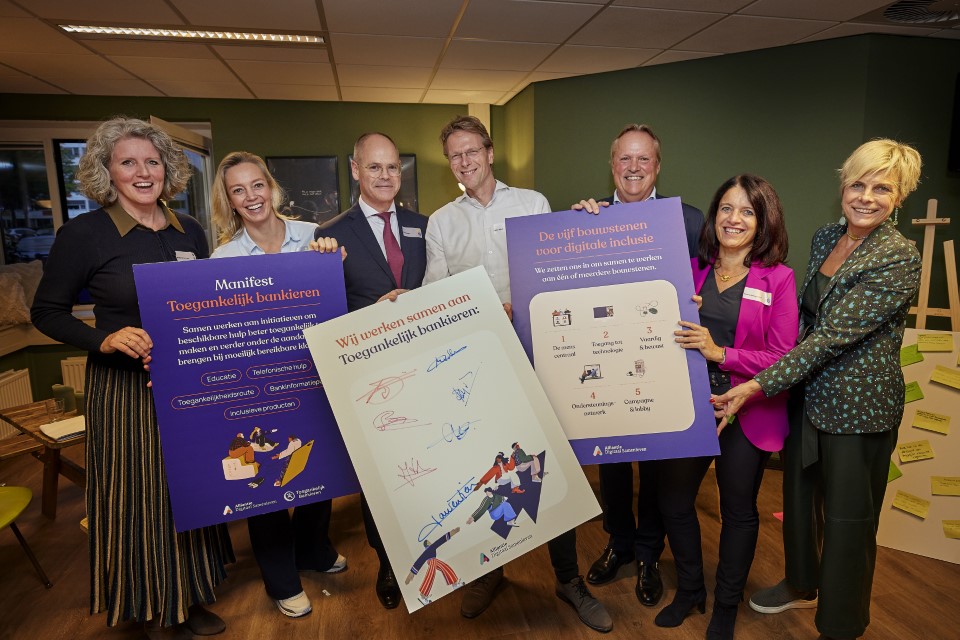 Dutch banks sign Digital Inclusion Manifest - ABN AMRO Bank