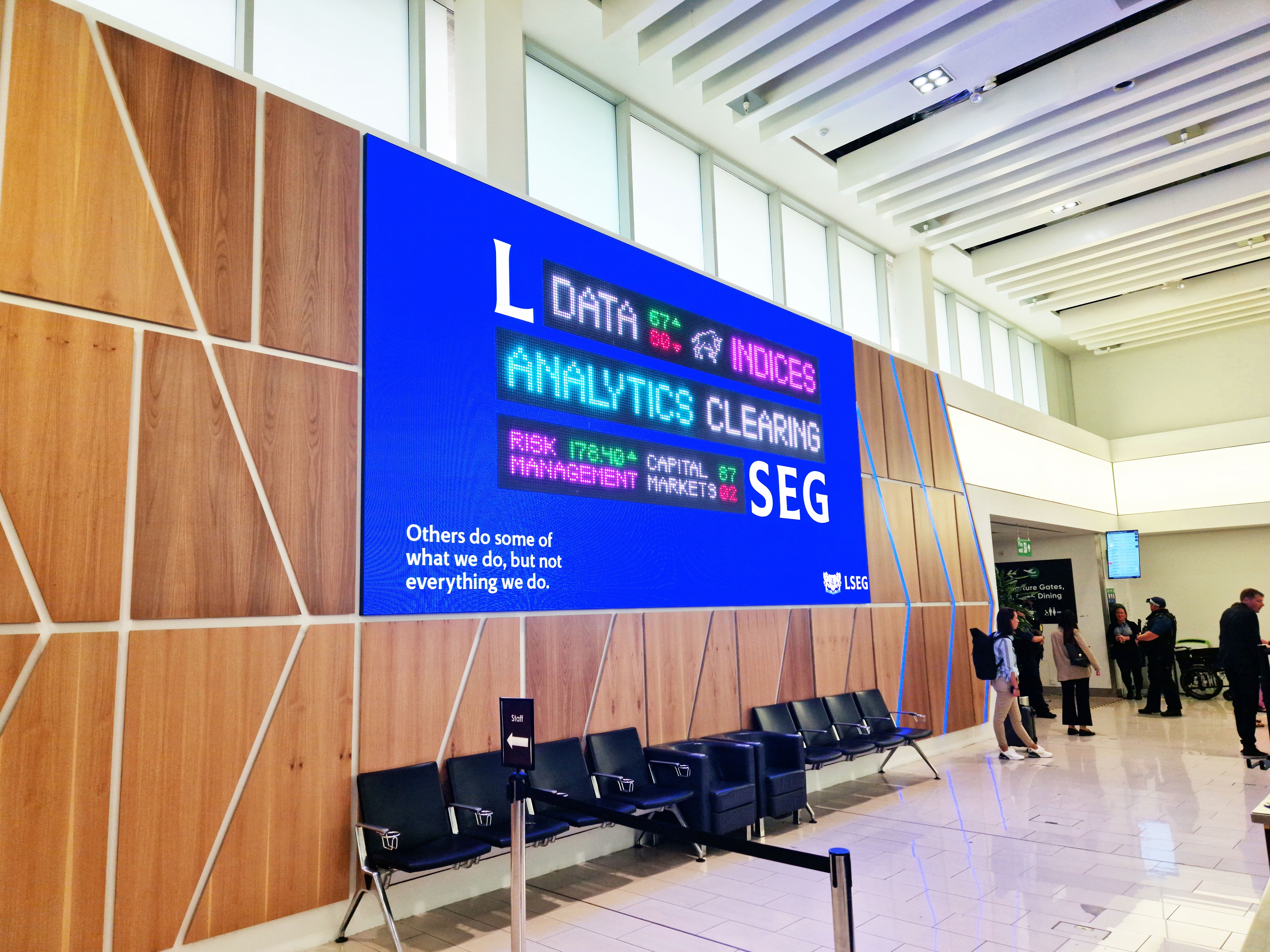 London City Airport | Security Area Digital Screen