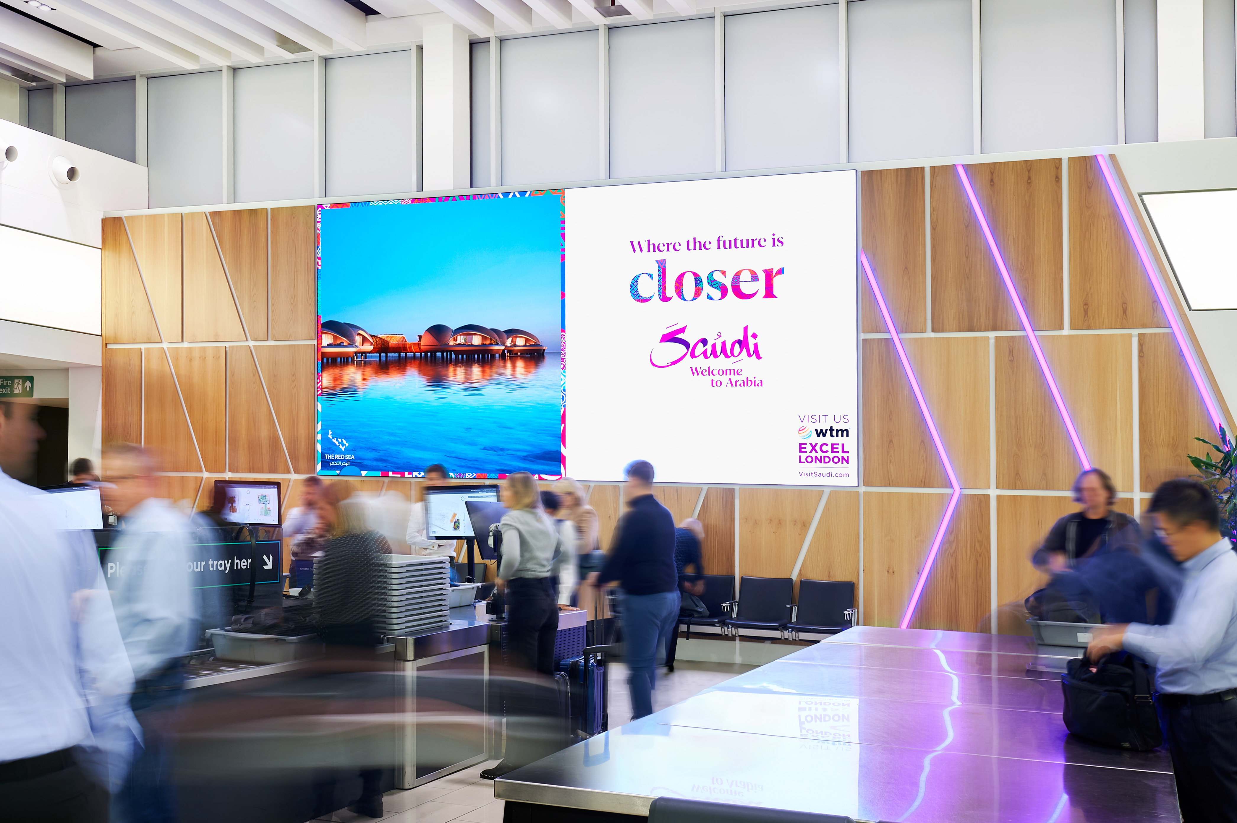 London City Airport | Security Area Digital Screen