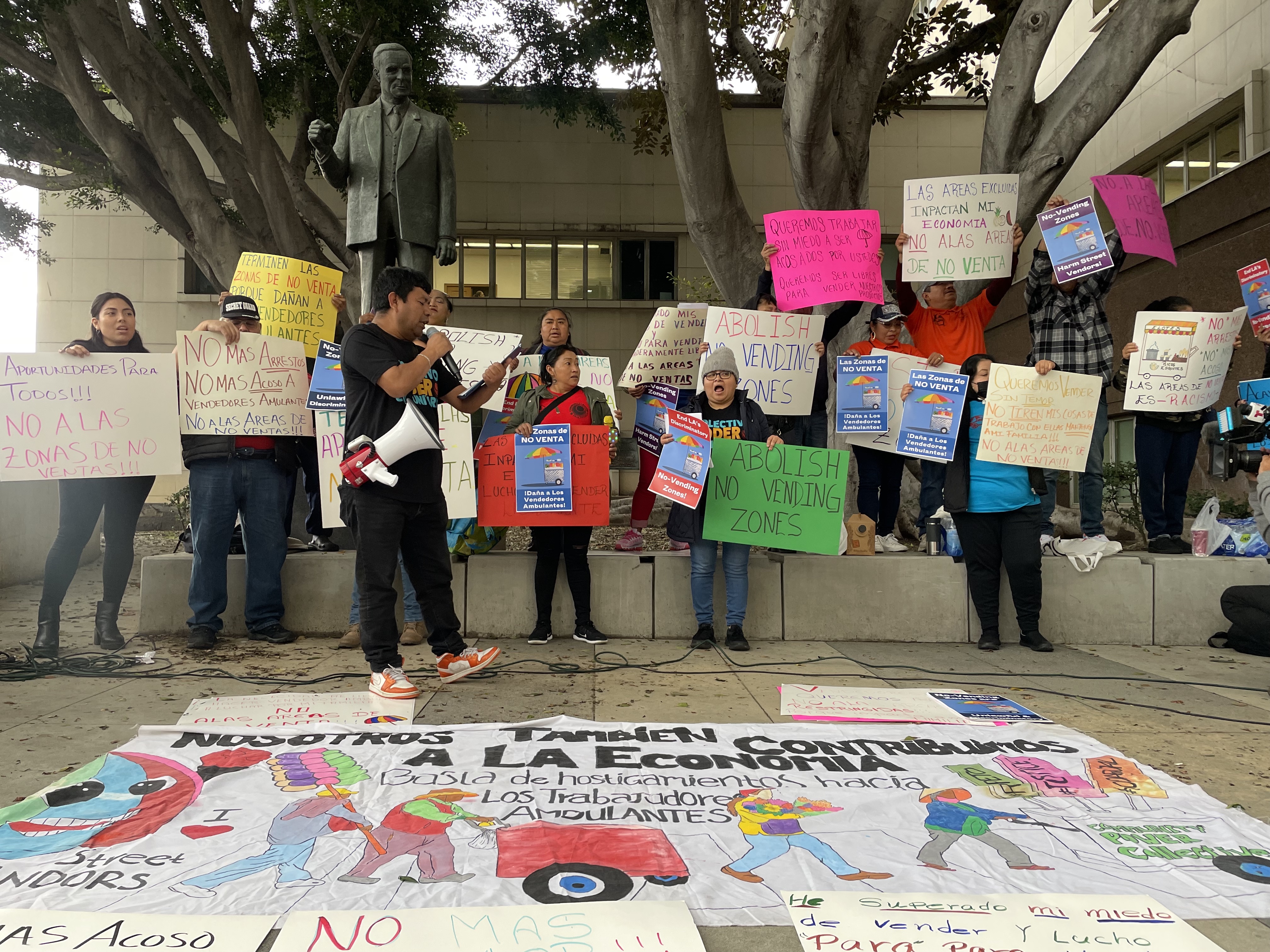 LA street vendors fight for legal access to busiest… | KCRW