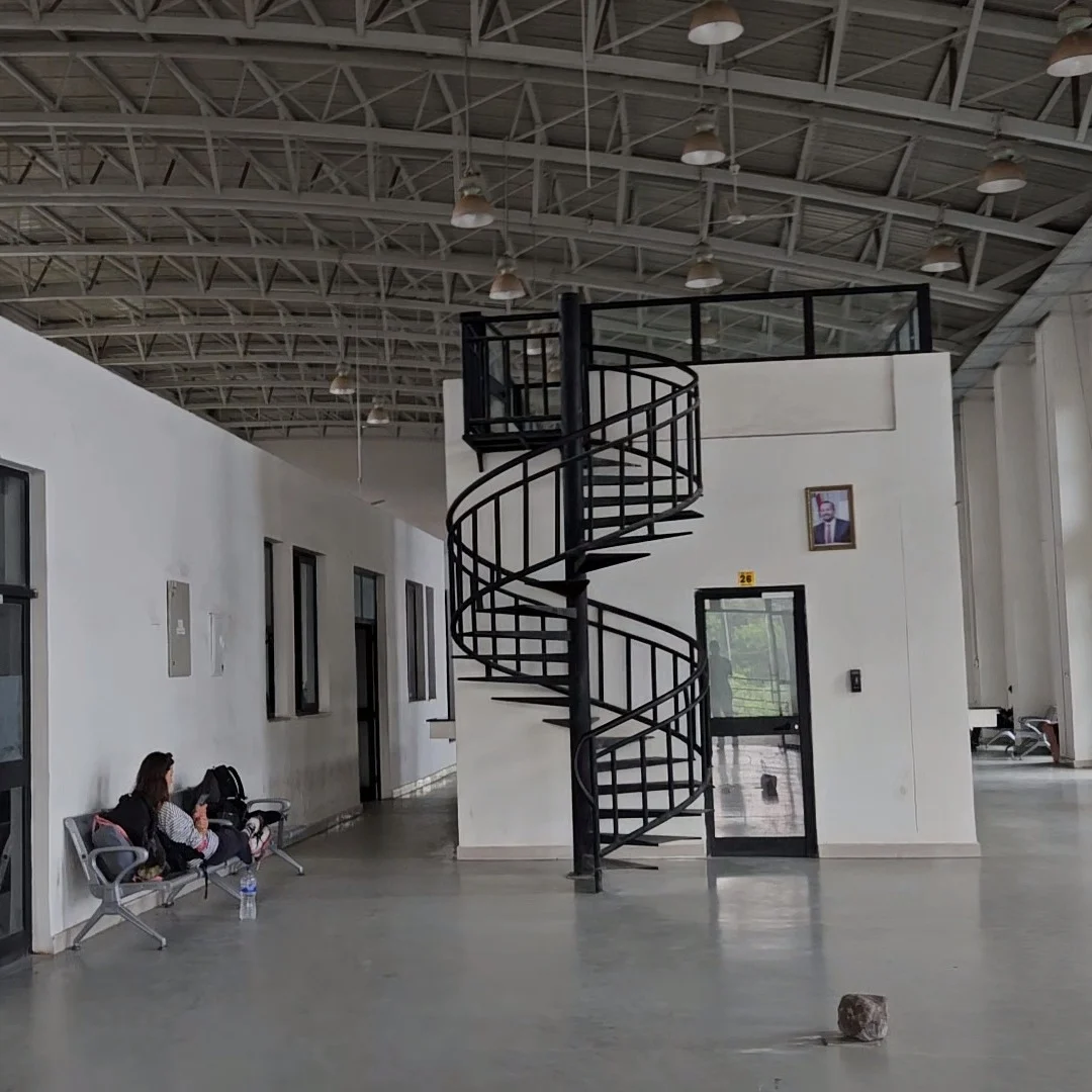 Crossing the border from Ethiopia to Kenya in Moyale [2023] | Lisa & Pol