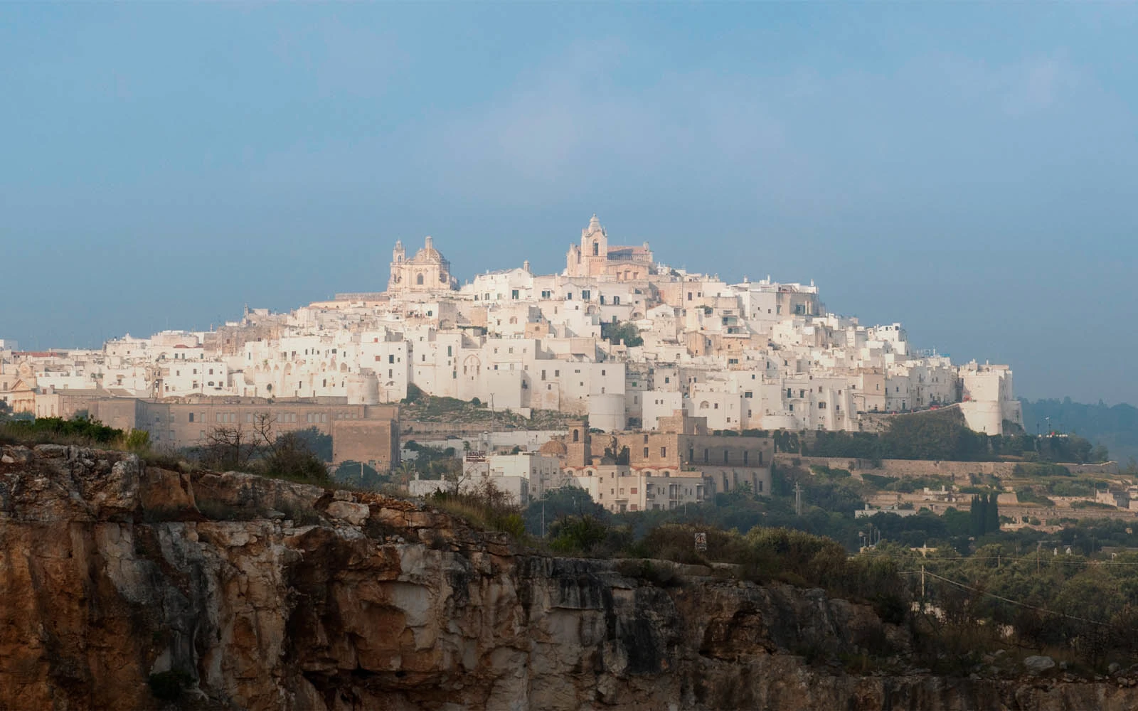 Travelling by motorcycle among the ancient beauty of Apulian farms
