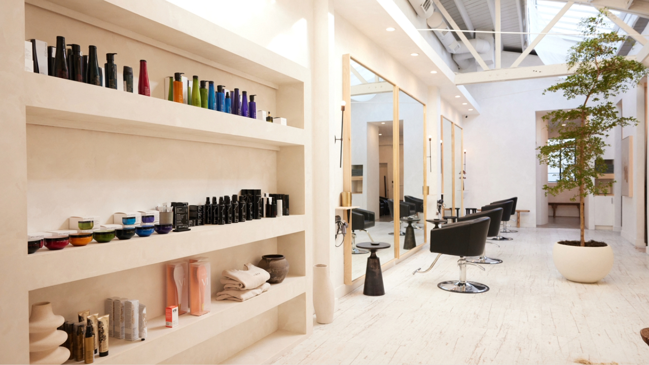 Salon Industry Trends (2025): Benchmarks, Data & Average Hair Salon Revenue