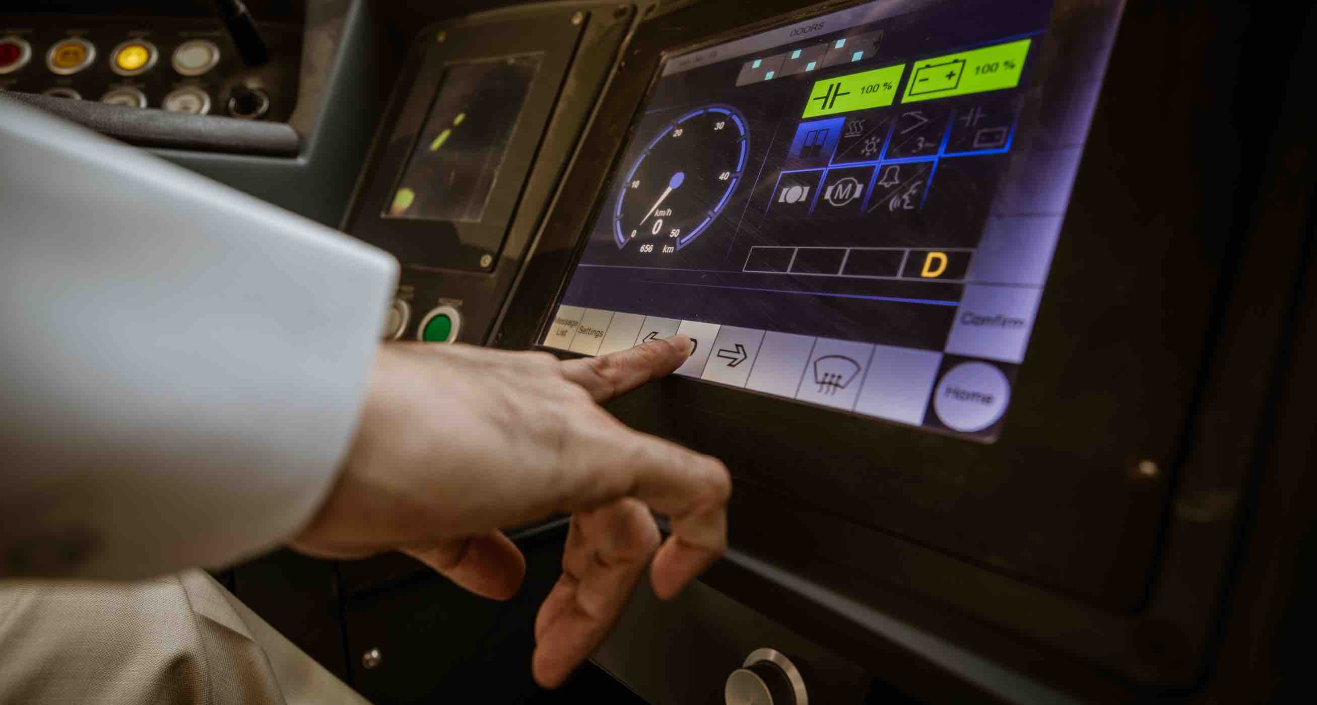 ترام المدينة التعليمية يعزز معارف طلاب مؤسسة قطر بالعلوم والتكنولوجيا ...