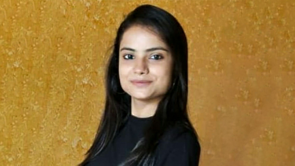 Faces on Campus: Meet Hina, Student Success Coordinator | Shorelight