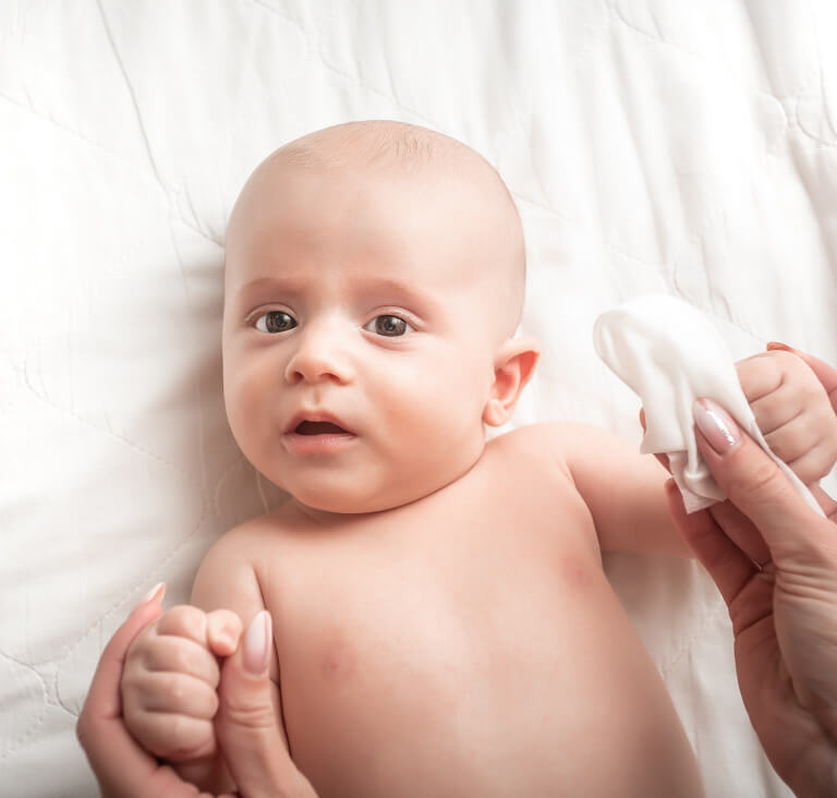 Cuidado y limpieza de los ojitos del bebé | Pequeñín