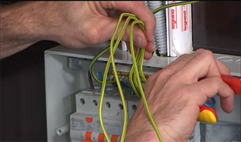 Kringen en aarding aansluiten | GAMMA.be