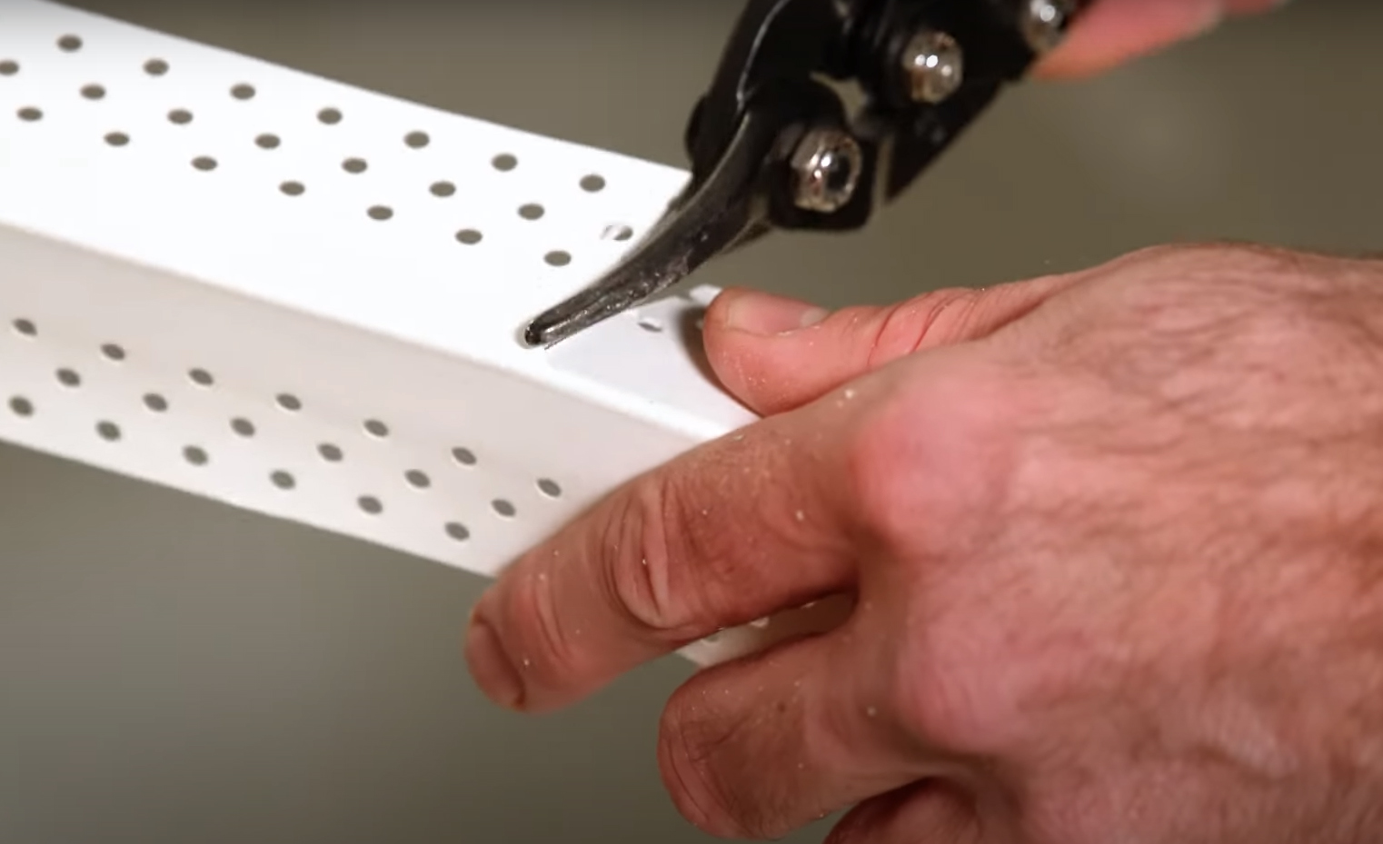 Finir les angles extérieurs du Gyproc? Suivez notre tuto! | GAMMA