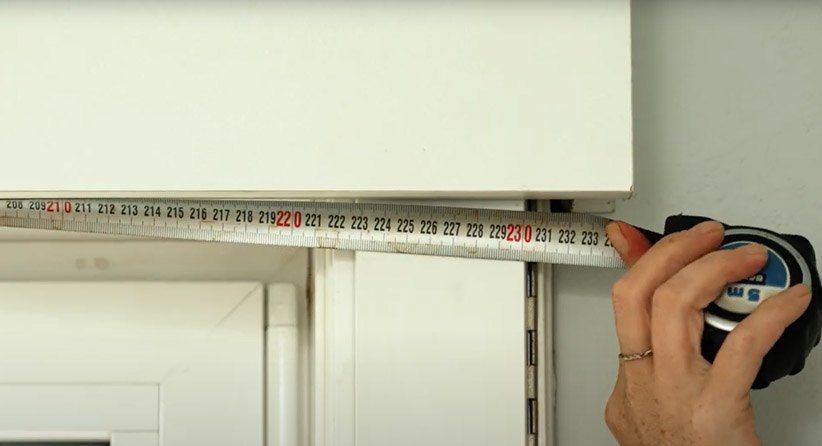 Fixer un rail à rideau au plafond? Suivez notre tuto | GAMMA