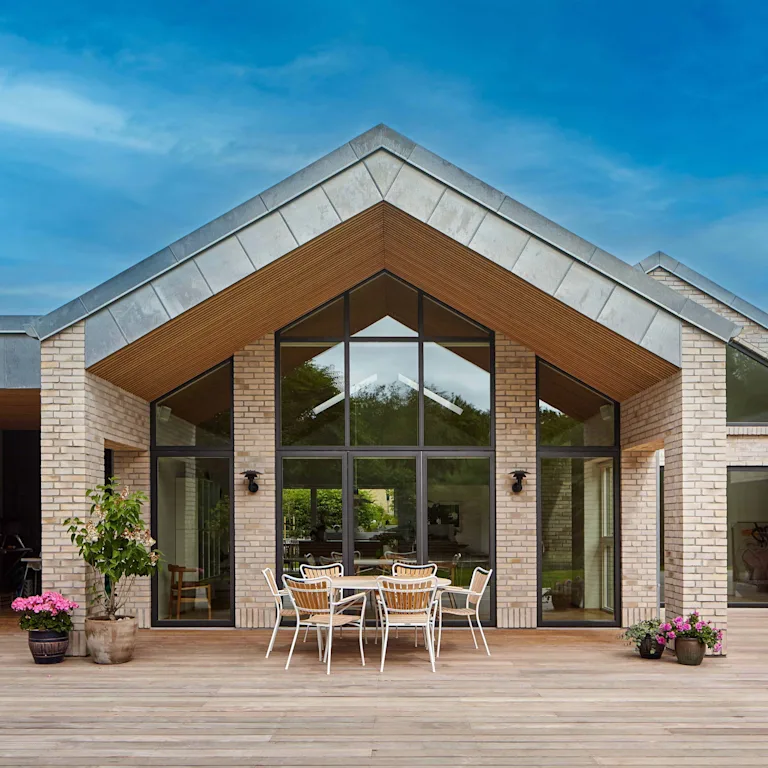 Outline » Se udvalg af døre og vinduer fra Outline | XL-BYG