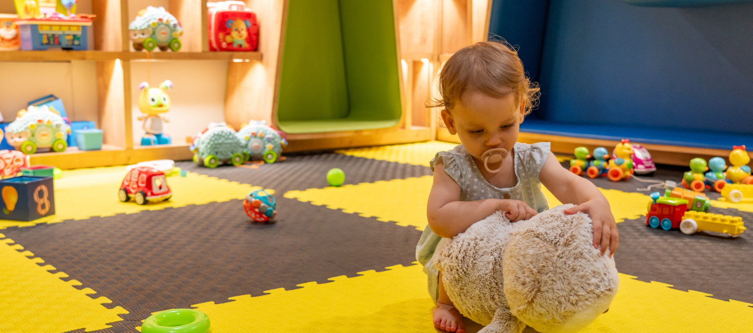 Guardería para bebés: estimulación, juegos y más | Pampers® Latam