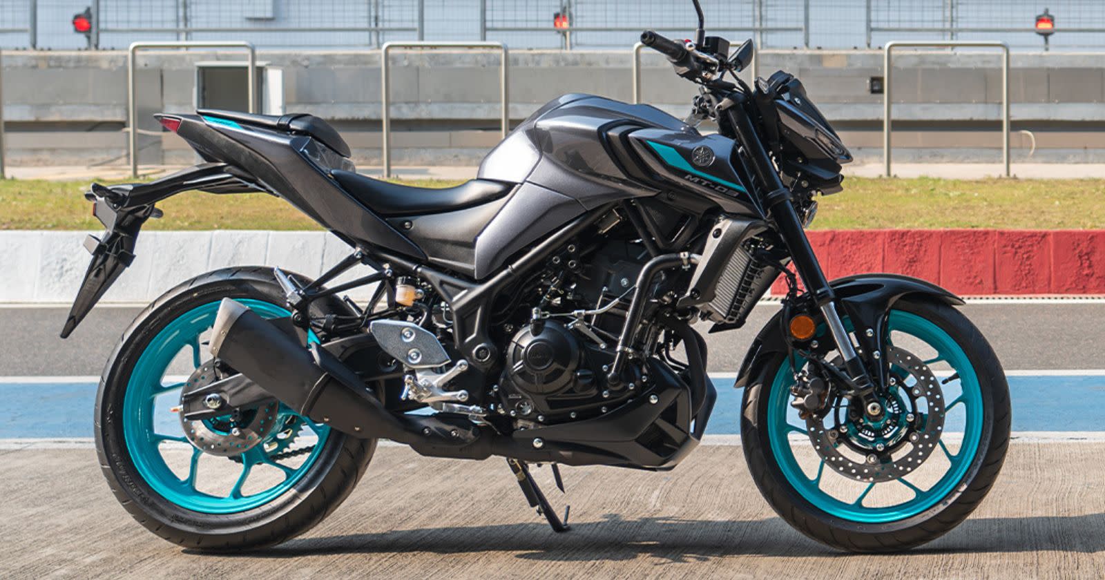 Yamaha R3 and MT-03 Launched At ₹ 4.64 and 4.59 lakhs respectively