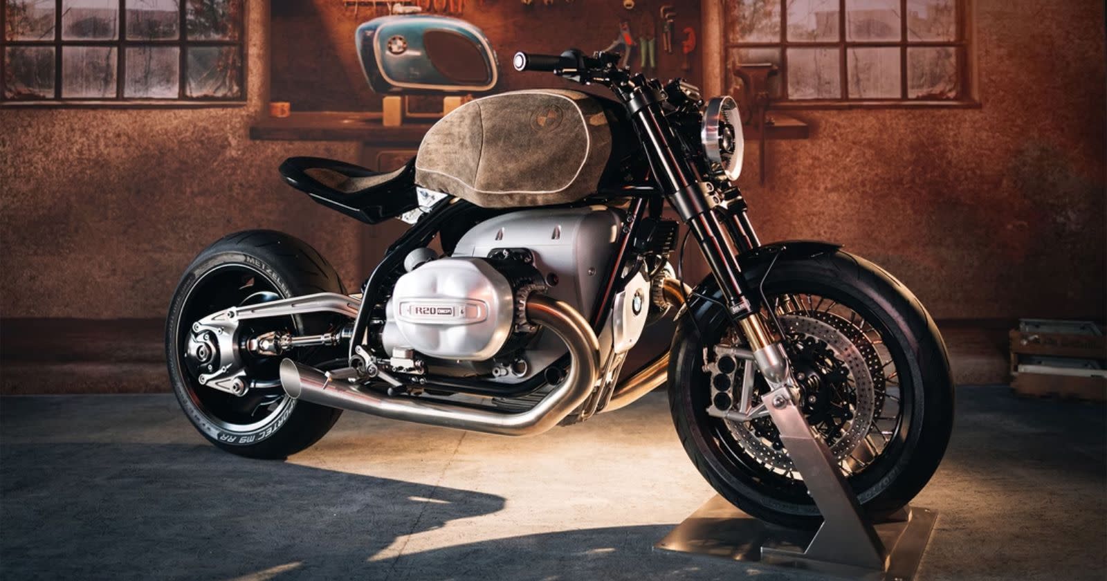 BMW R20 Concept Makes Another Appearance In Unique Leather Wrap