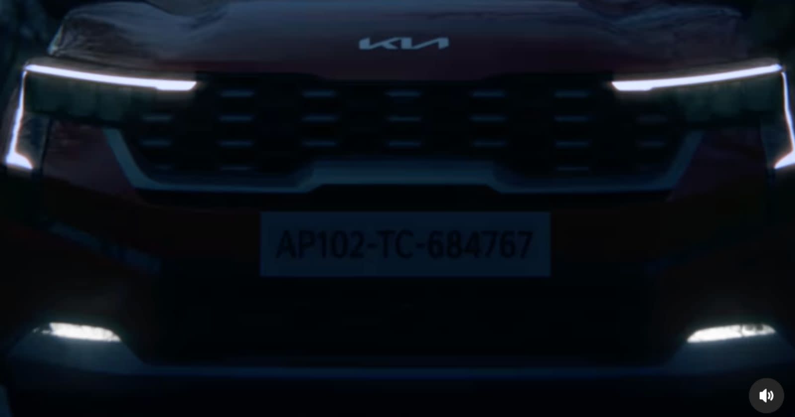 Kia Sonet Facelift Unveil on December 14, New Tail Light Design Revealed