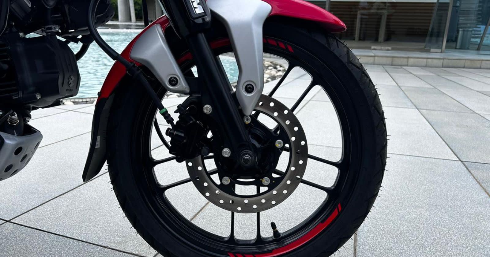 Bajaj Freedom 125 - Image Gallery