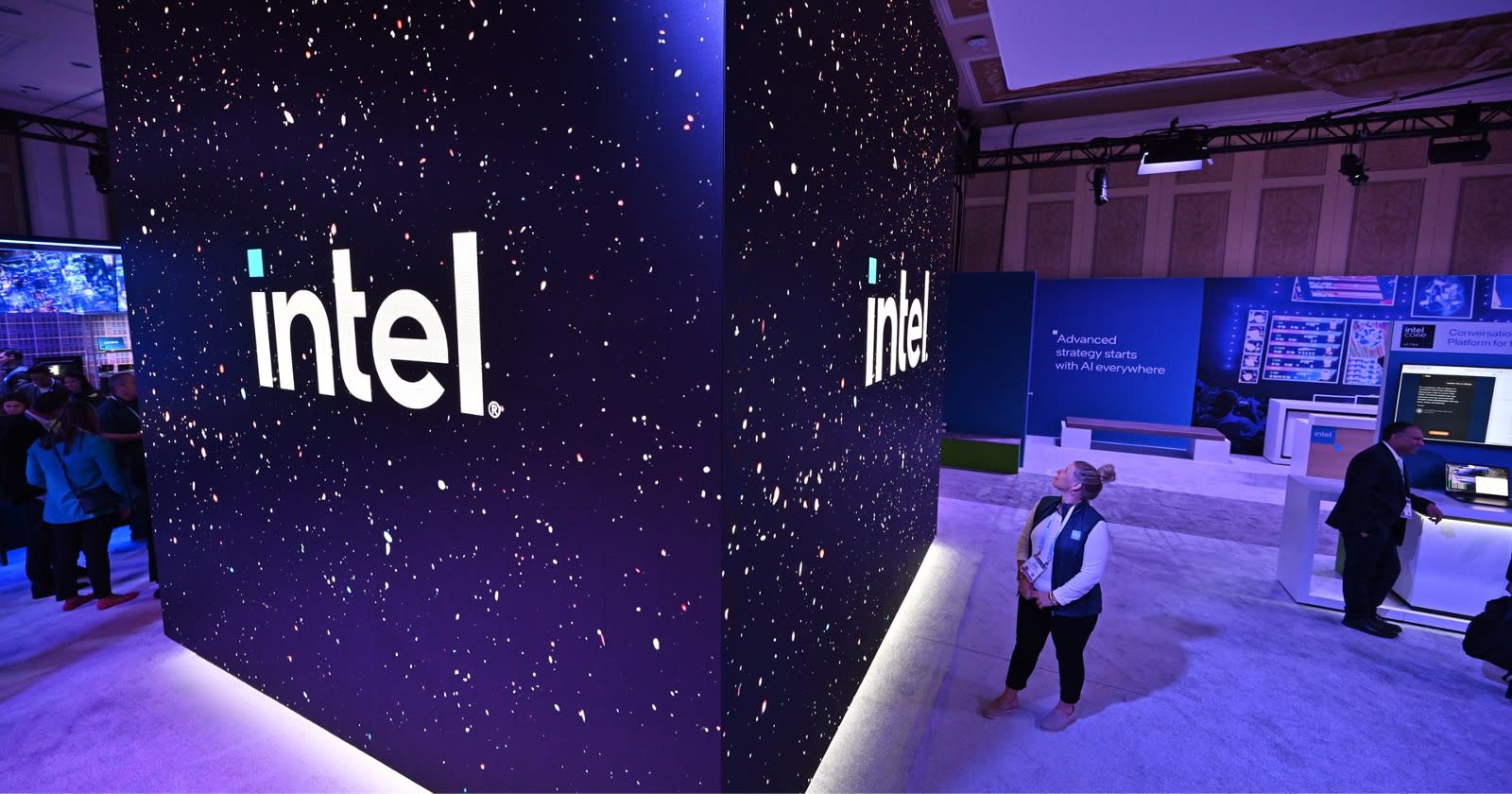 CES 2024: Intel Expands Automotive AI with Silicon Mobility Acquisition