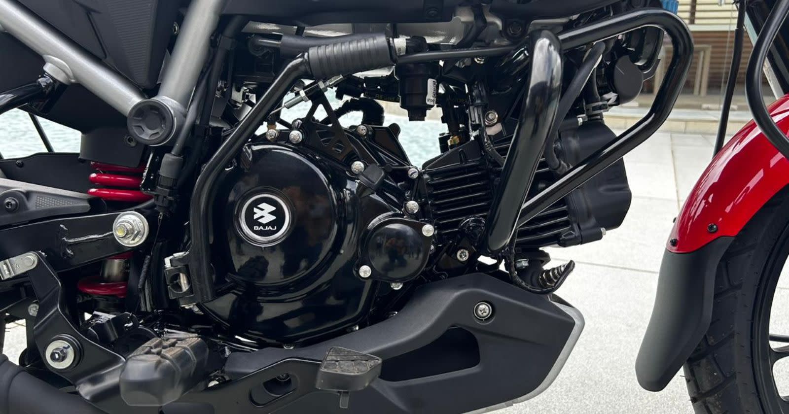 Bajaj Freedom 125 - Image Gallery