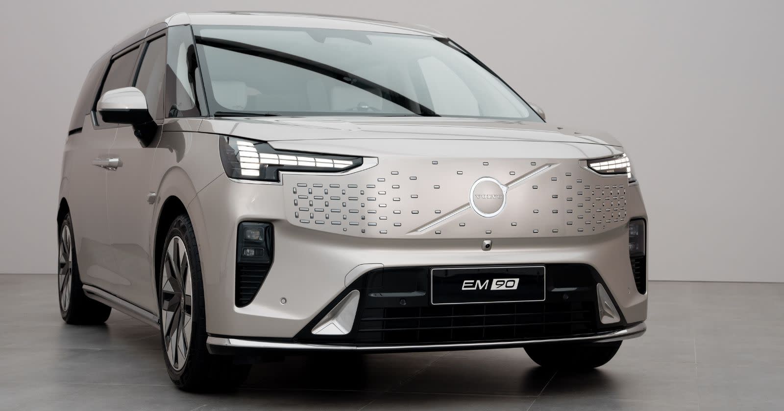 Volvo EM90 Electric MPV Revealed