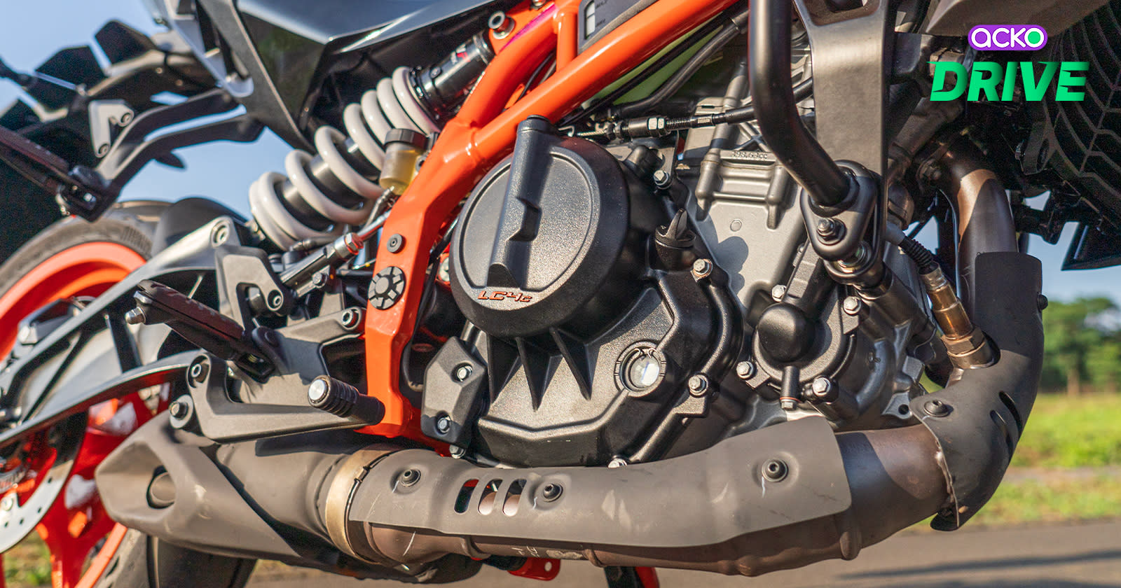 2023 KTM 390 Duke Review - The Benchmark!