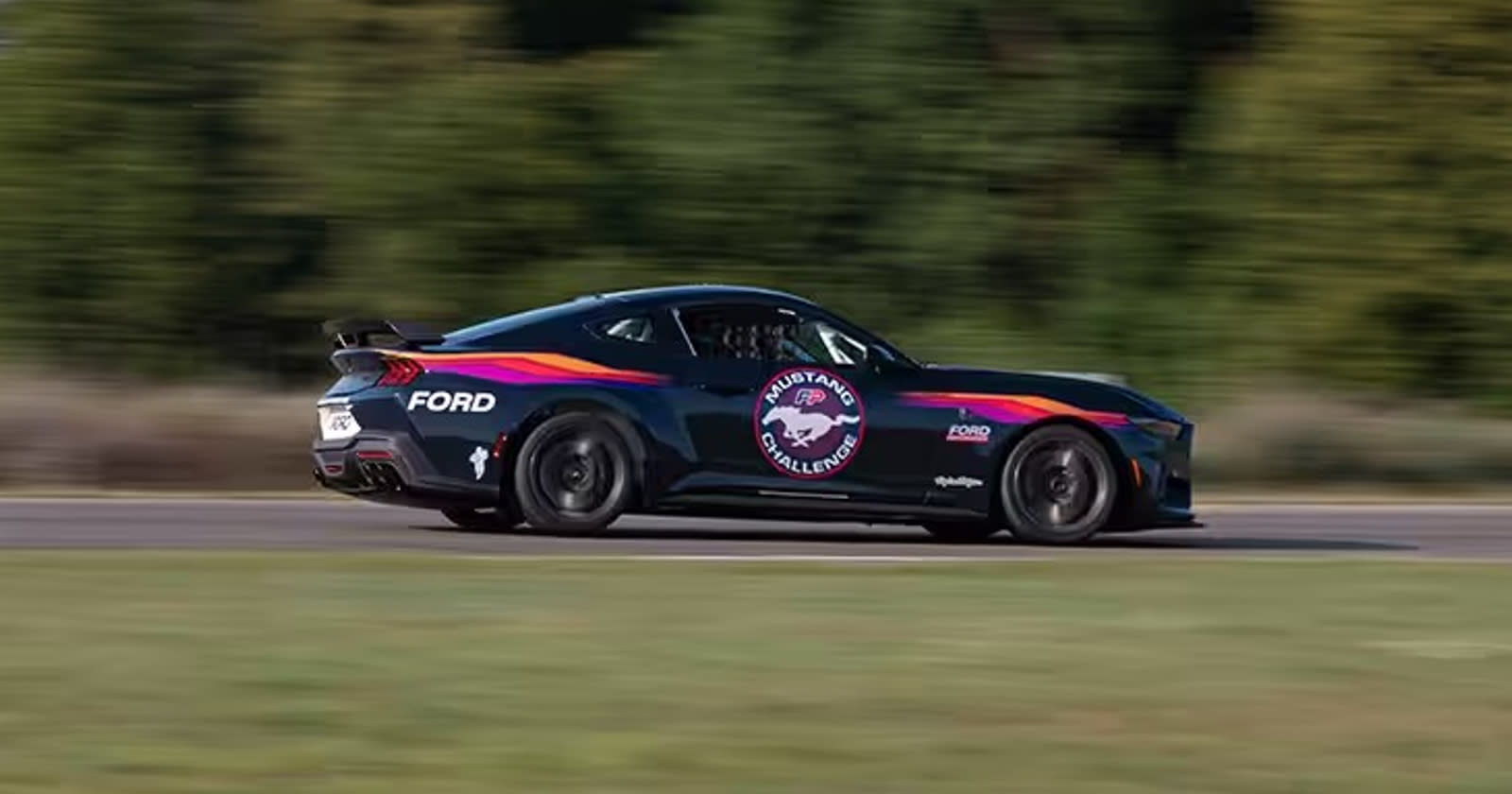 Ford Unveils Track-Focused Mustang Dark Horse R