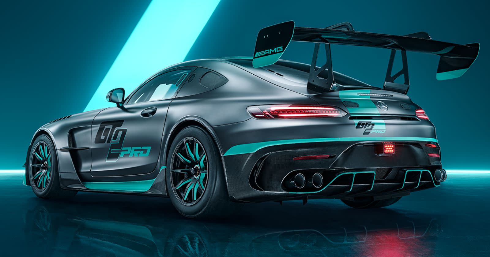 Mercedes-AMG GT2 Pro Race Car Revealed