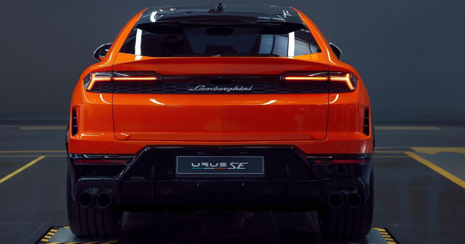 Lamborghini Urus SE plug-in hybrid SUV Revealed