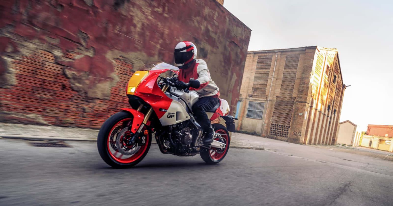 Yamaha Goes Retro With XSR900 GP