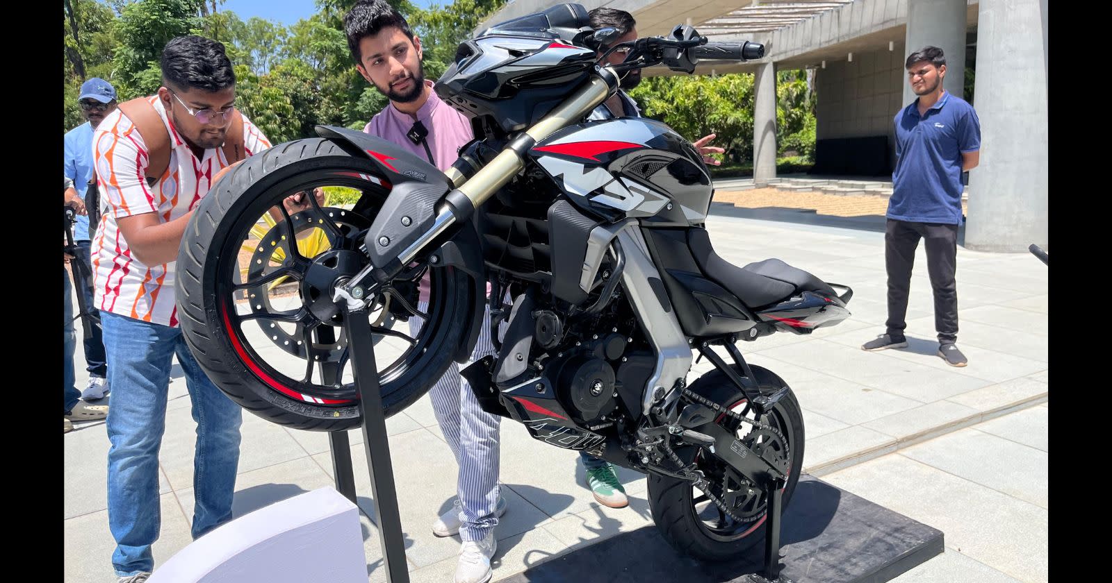 Bajaj Pulsar NS400Z - Image Gallery