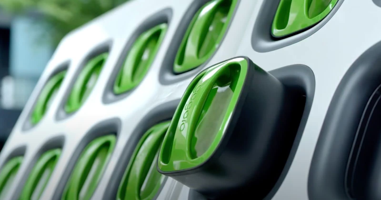 Gogoro Unveils CrossOver GX250 And Launches Battery Swapping Ecosystem