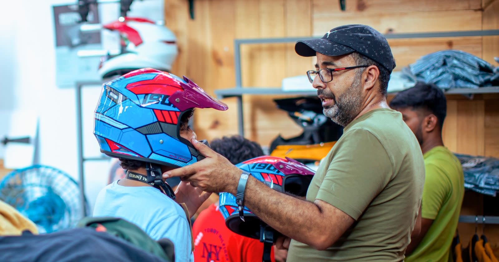 Royal Enfield Introduces Kids Helmet for Young Riding Enthusiasts