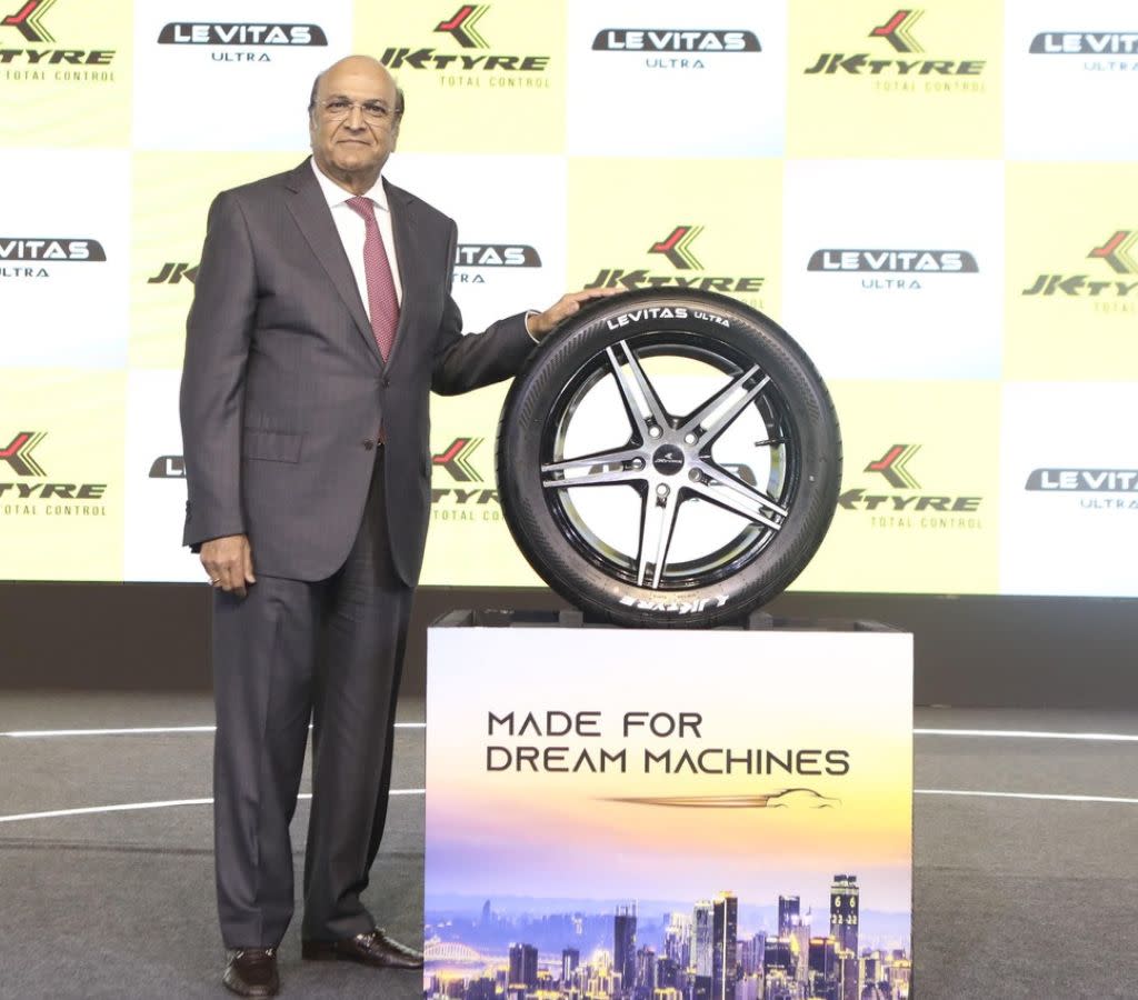 The Levitas Ultra range will be offered in seven sizes, ranging from 225/55 R16 to 245/45 R18 ...