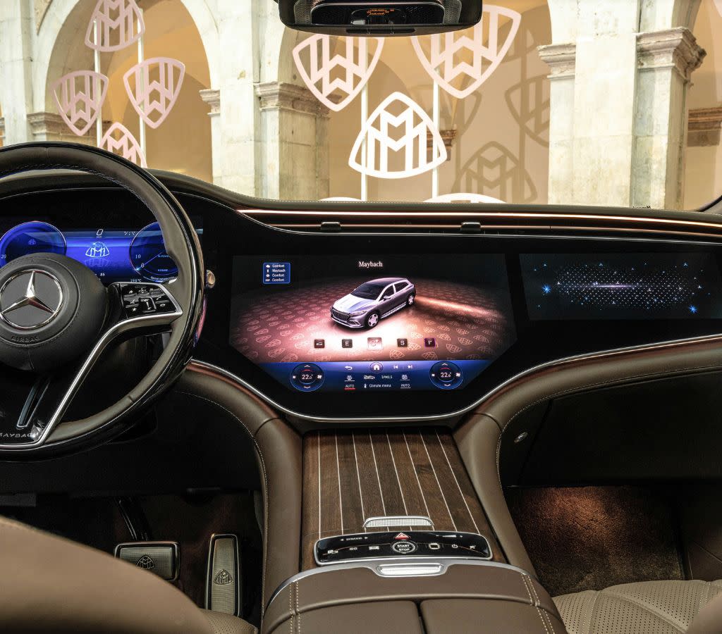 First All-Electric Mercedes-Maybach EQS SUV Showcased
