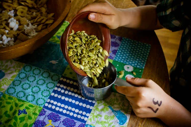 Sparkle Kitchen: Elephant Snack Mix — Sparkle Stories