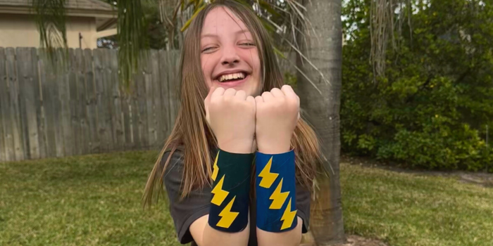 Sparkle Craft: DIY Superhero Cuffs — Sparkle Stories