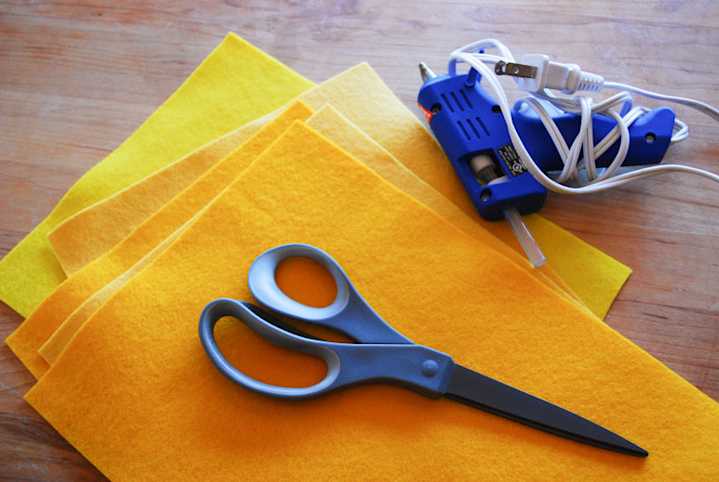 Sparkle Craft: Solstice Sun Tree Topper — Sparkle Stories