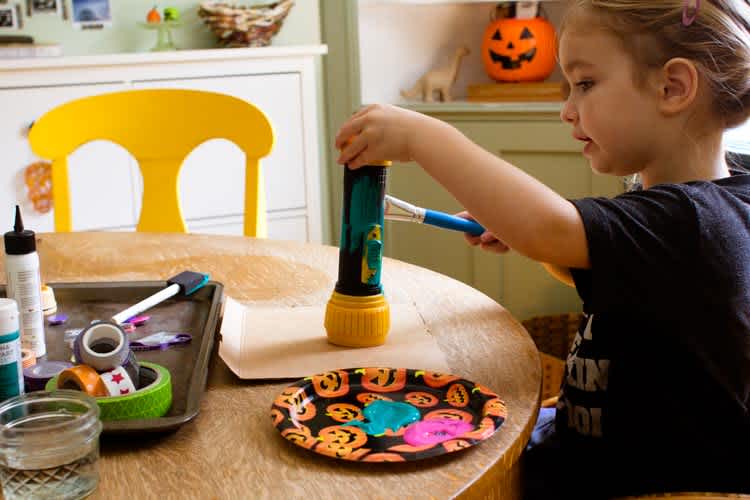 Halloween Craft for Kids: Trick-or-Treat Flashlights