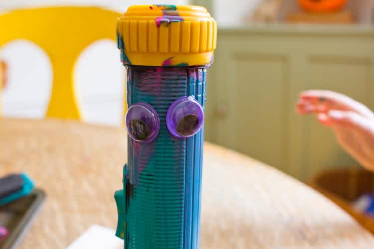 Halloween Craft for Kids: Trick-or-Treat Flashlights