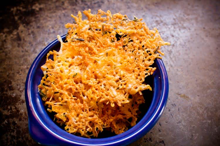 sparkle kitchen: "just cheese" crackers — Sparkle Stories